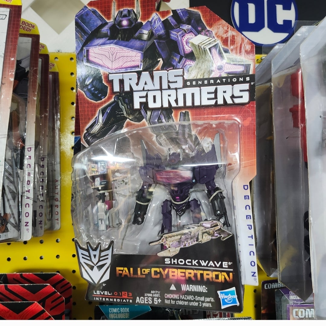 Transformers Generations Fall of Cybertron Deluxe Shockwave Figure ...